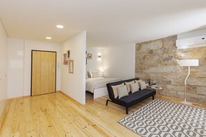 Estúdio Superior | Roupa de alta qualidade, quartos insonorizados, ferro/tábua de engomar 