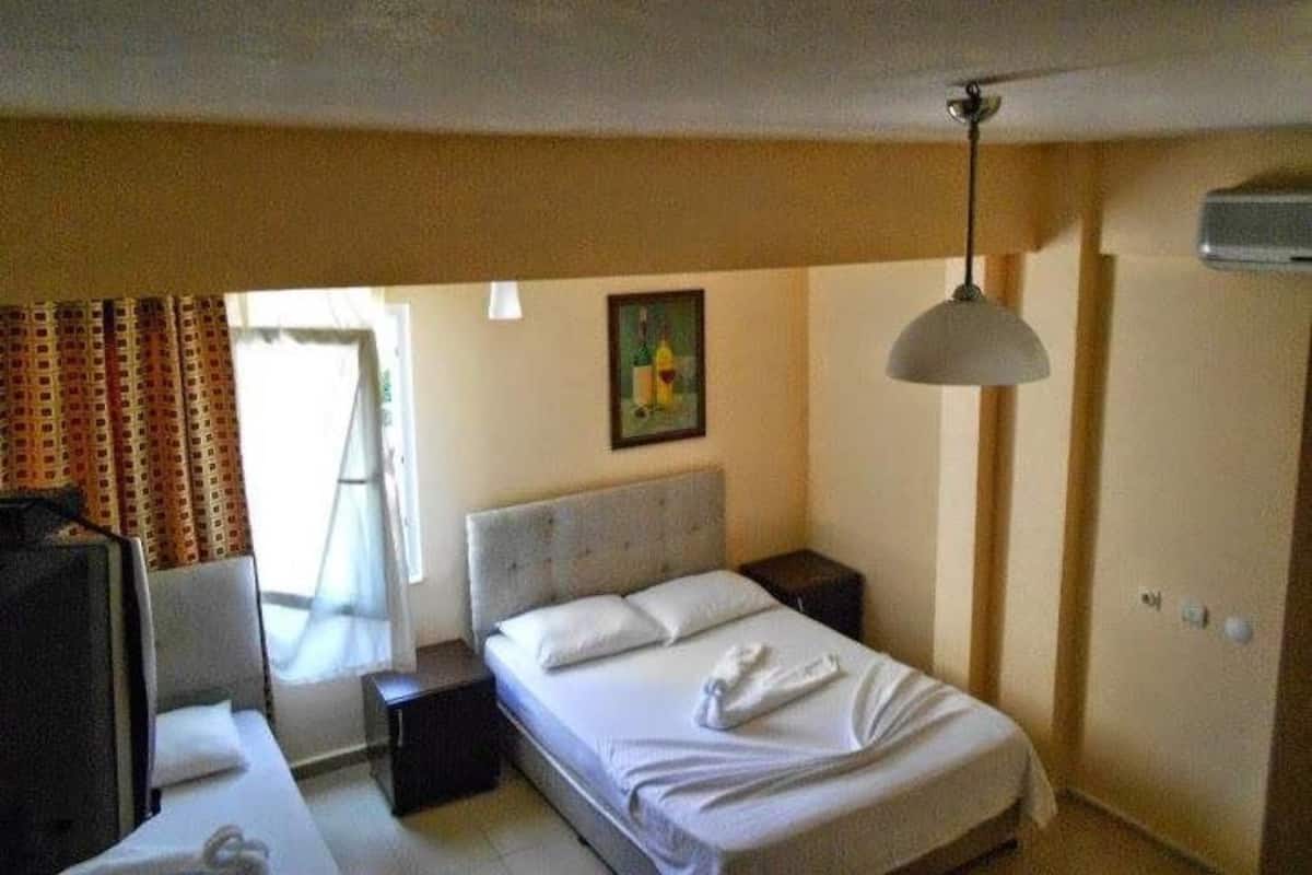Quarto Triplo | Cofre no quarto, secretária, Wi-fi grátis