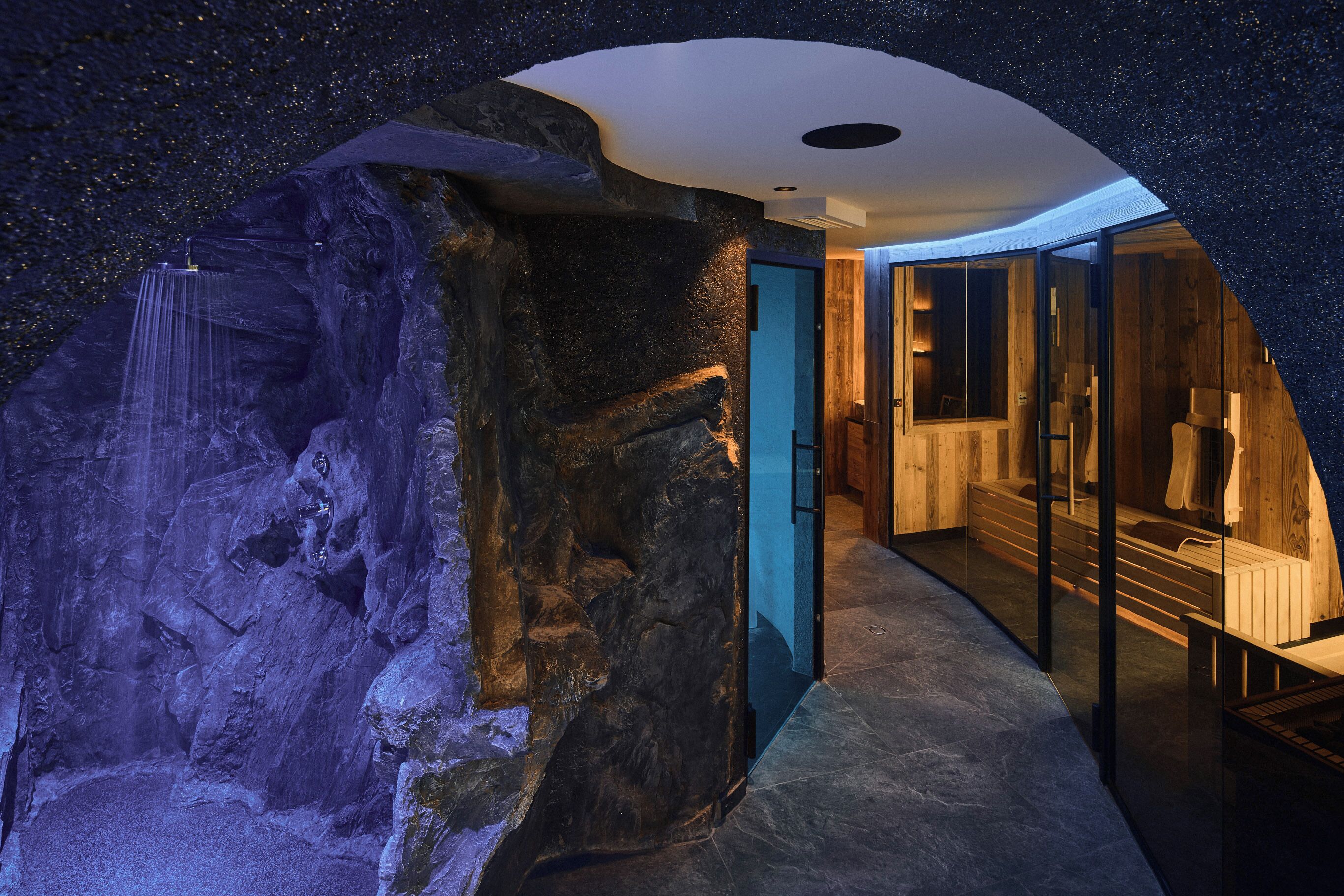 Sala(s) para tratamentos a casais, sauna, banheira de hidromassagem 