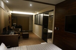 Quarto Duplo Premium | Cofre com capacidade para portátil, quartos insonorizados, Wi-fi grátis 