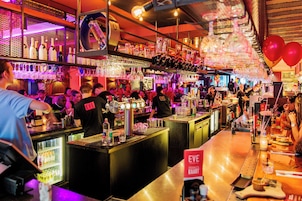 2 bares/lounges