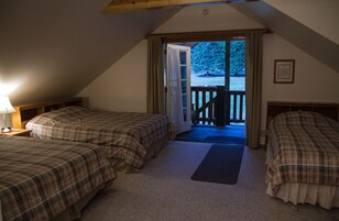 Quarto Triplo, 1 quarto (Room 21) | Wi-fi grátis, roupa de cama fornecida 