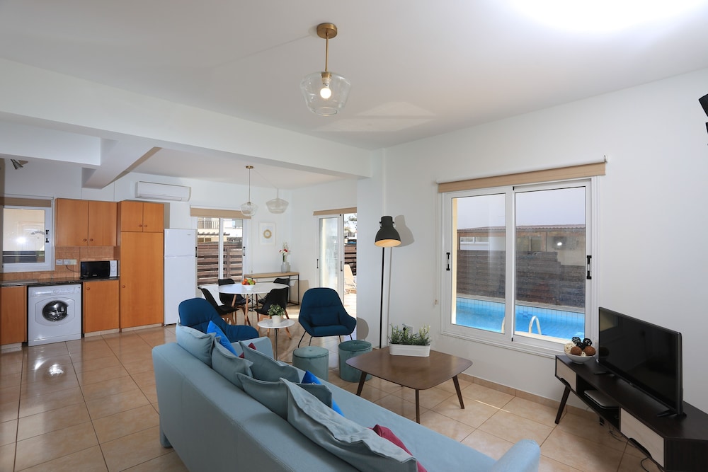 Seabreeze Villas With Private Pool - Chypre