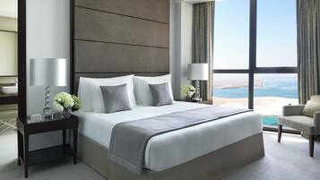 Apartamento Deluxe, 2 quartos (Residence) | Roupa hipoalergénica, minibar, cofre no quarto, secretária