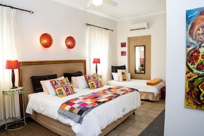 Quarto triplo luxo | Wi-Fi de cortesia, roupa de cama