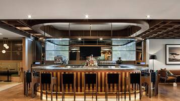 2 bares/lounges, este bar de cocktails