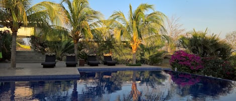 Piscina externa, piscina infinita