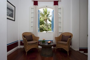 Quarto Superior | Roupa de alta qualidade, minibar grátis, cofre no quarto, secretária 