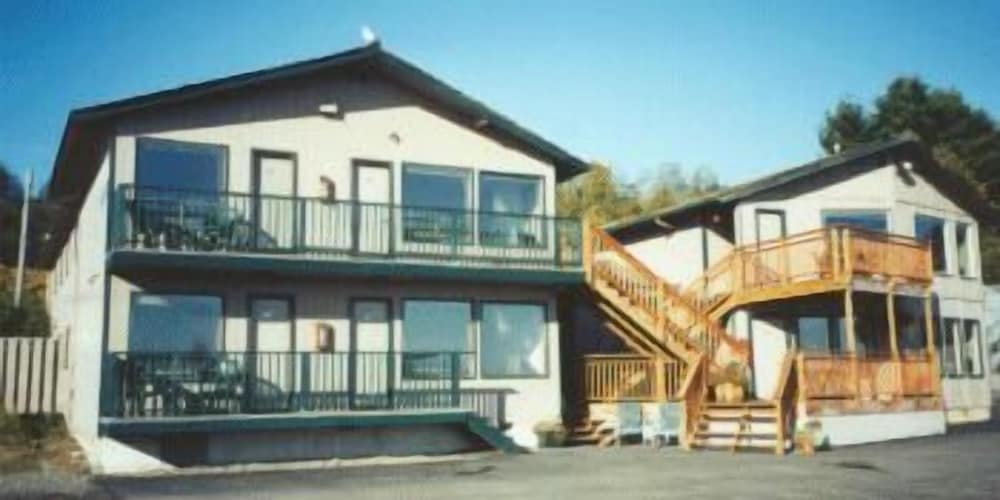 Van Riper's Resort - Vancouver Island