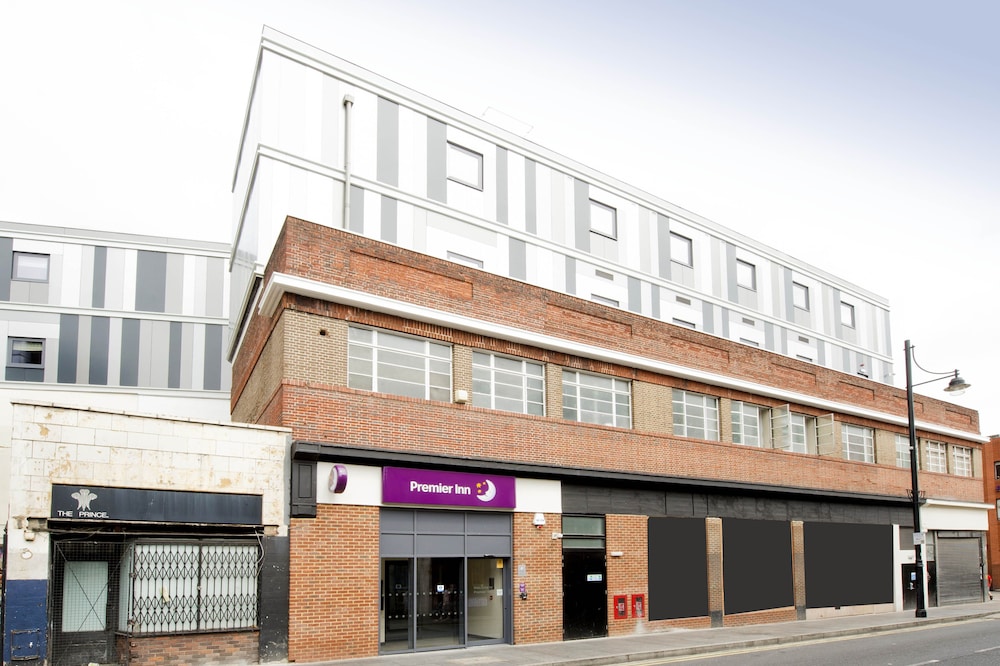 Premier Inn London Brixton - London