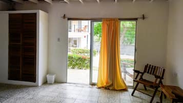 Escrivaninha, Wi-Fi de cortesia, roupa de cama