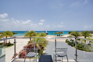 Mini-Master Ocean View Room (One Queen Bed) | Varanda
