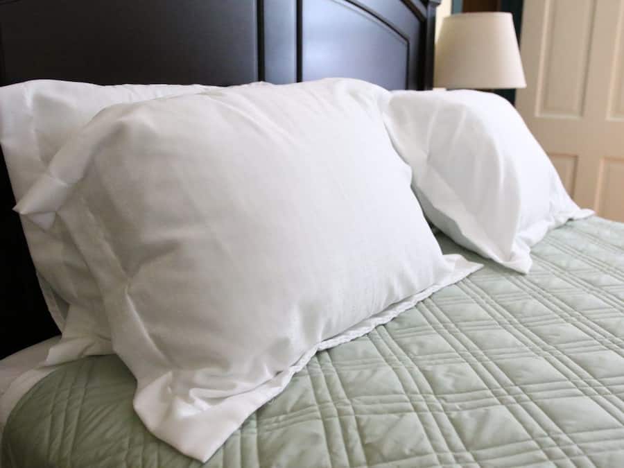 Ferro/tábua de engomar, Wi-fi grátis, roupa de cama fornecida