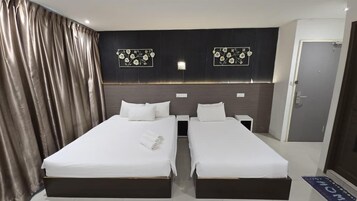 Quarto família | Escrivaninha, ferros/tábuas de passar roupa, Wi-Fi de cortesia