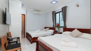 Quarto quádruplo família | Frigobar, cofres nos quartos, escrivaninha, cortinas blackout