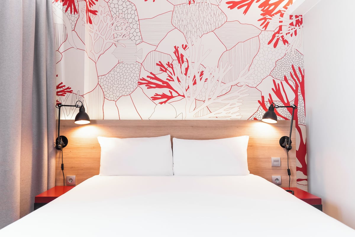 Quarto Standard, 1 cama queen-size | Secretária, quartos insonorizados, Wi-fi grátis