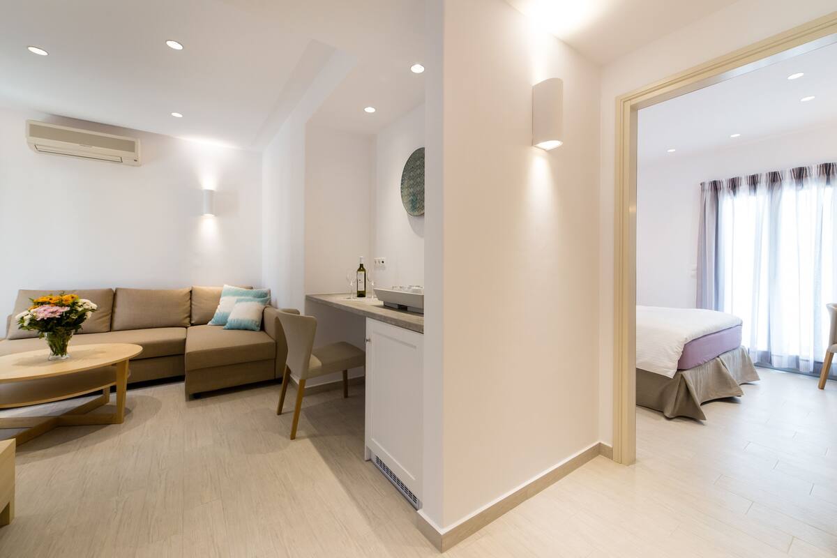 Suite Superior, 2 quartos, banheira de hidromassagem | Secretária, quartos insonorizados, ferro/tábua de engomar 