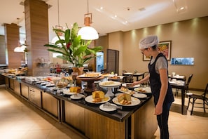 Pequeno-almoço tipo buffet diário incluído