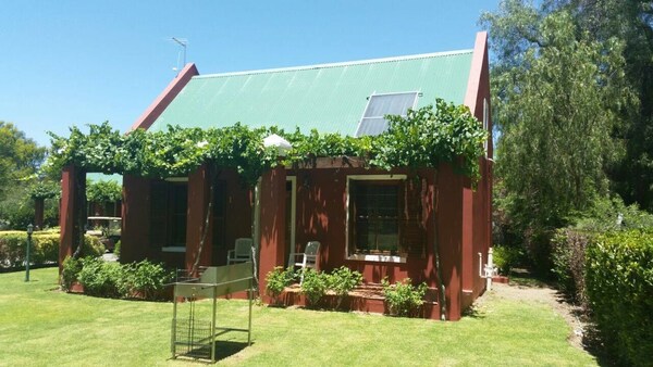 Beaufort Manor - Garden Cottage - Beaufort West
