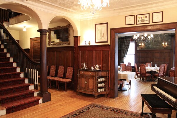 The Interlaken Inn - Adirondack Mountains