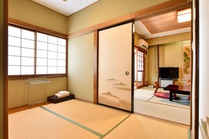 Quarto tradicional, para não fumantes (PrivateToilet, SharedBathroom,8Tatami) | Cofres nos quartos, Wi-Fi de cortesia