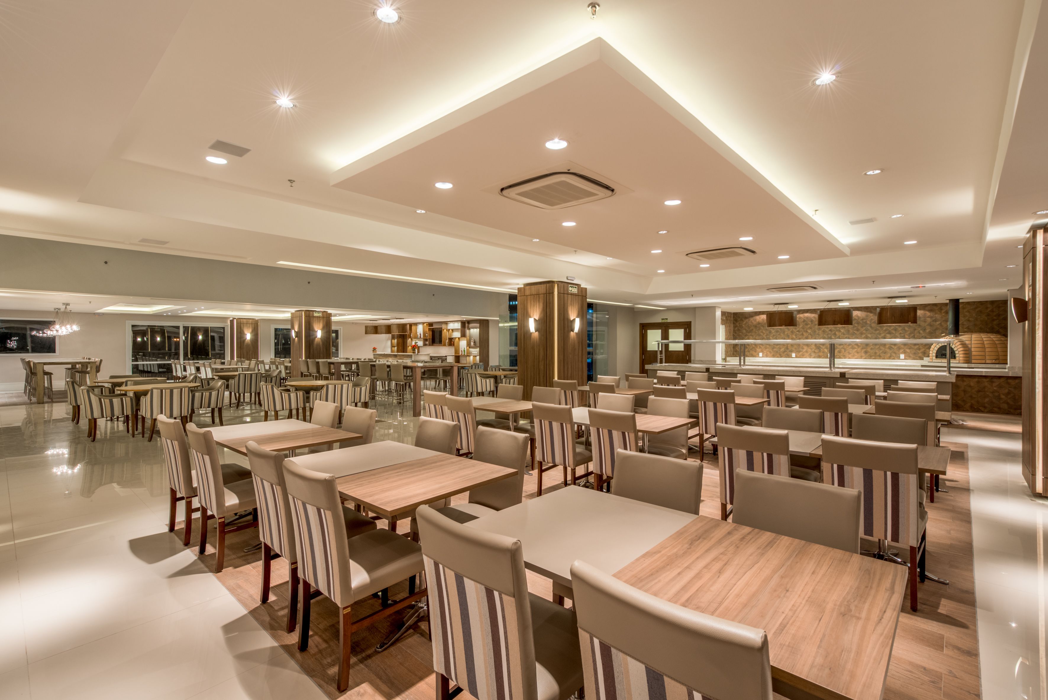 Café da manhã com buffet todos os dias mediante uma taxa