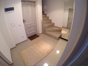 Apartamento (Duplex 6Adults) | Roupa de alta qualidade, secretária, ferro/tábua de engomar