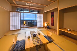 Quarto tradicional, para não fumantes, vista para o oceano (Japanese-style room w/ open air bath) | Cofres nos quartos, Wi-Fi de cortesia