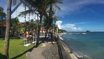 Na praia, remo/canoagem, pesca
