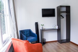 Quarto Quádruplo (Two Double Beds) | Roupa de alta qualidade, edredões de penas, camas de colchão pillowtop 