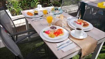 Pequeno-almoço preparado no momento diário incluído