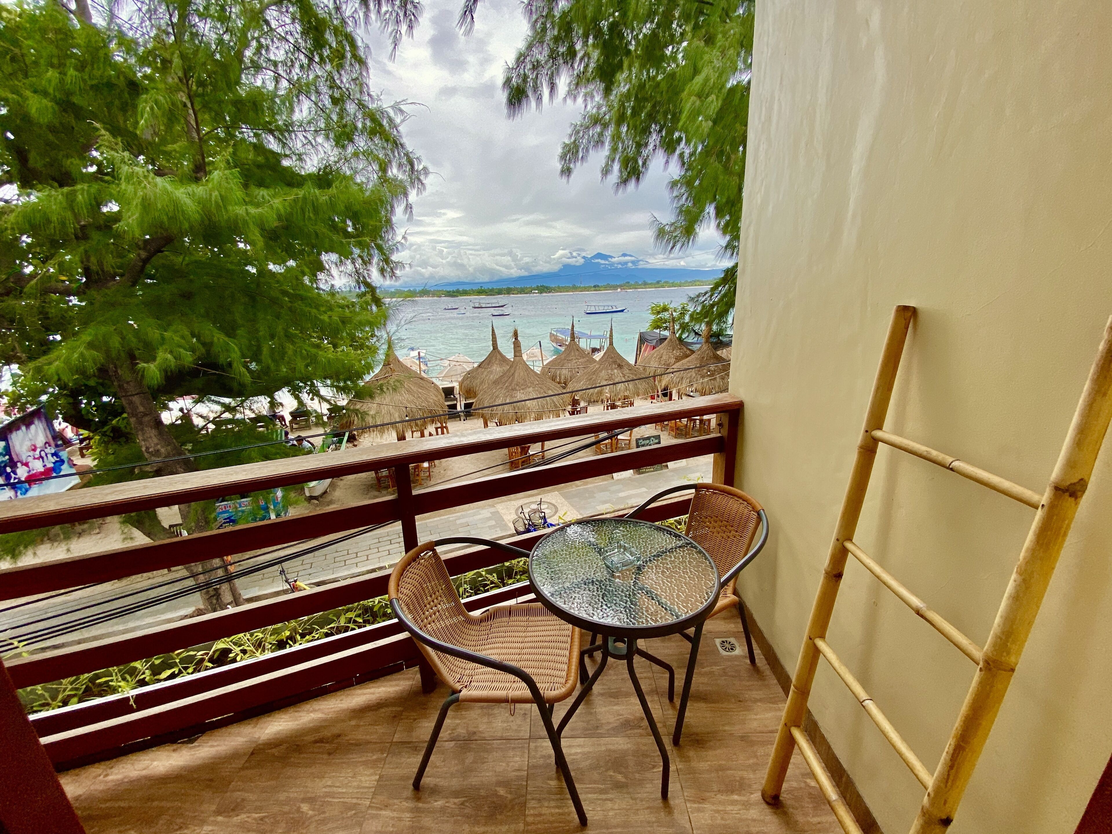 Quarto luxo, 1 cama Queen, vista para o mar | Vista da sacada