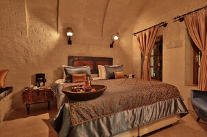 Quarto Deluxe, 1 cama king-size | Roupa de alta qualidade, com decoração personalizada 