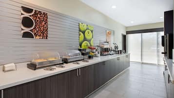 Pequeno-almoço tipo buffet incluído