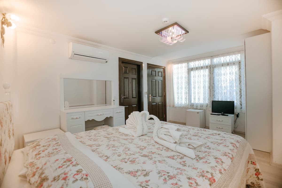 Quarto | Minibar, cofre no quarto, Wi-fi grátis