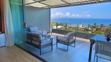 Grande chambre Deluxe 1 avec grande vue sur mer | Terraço/pátio