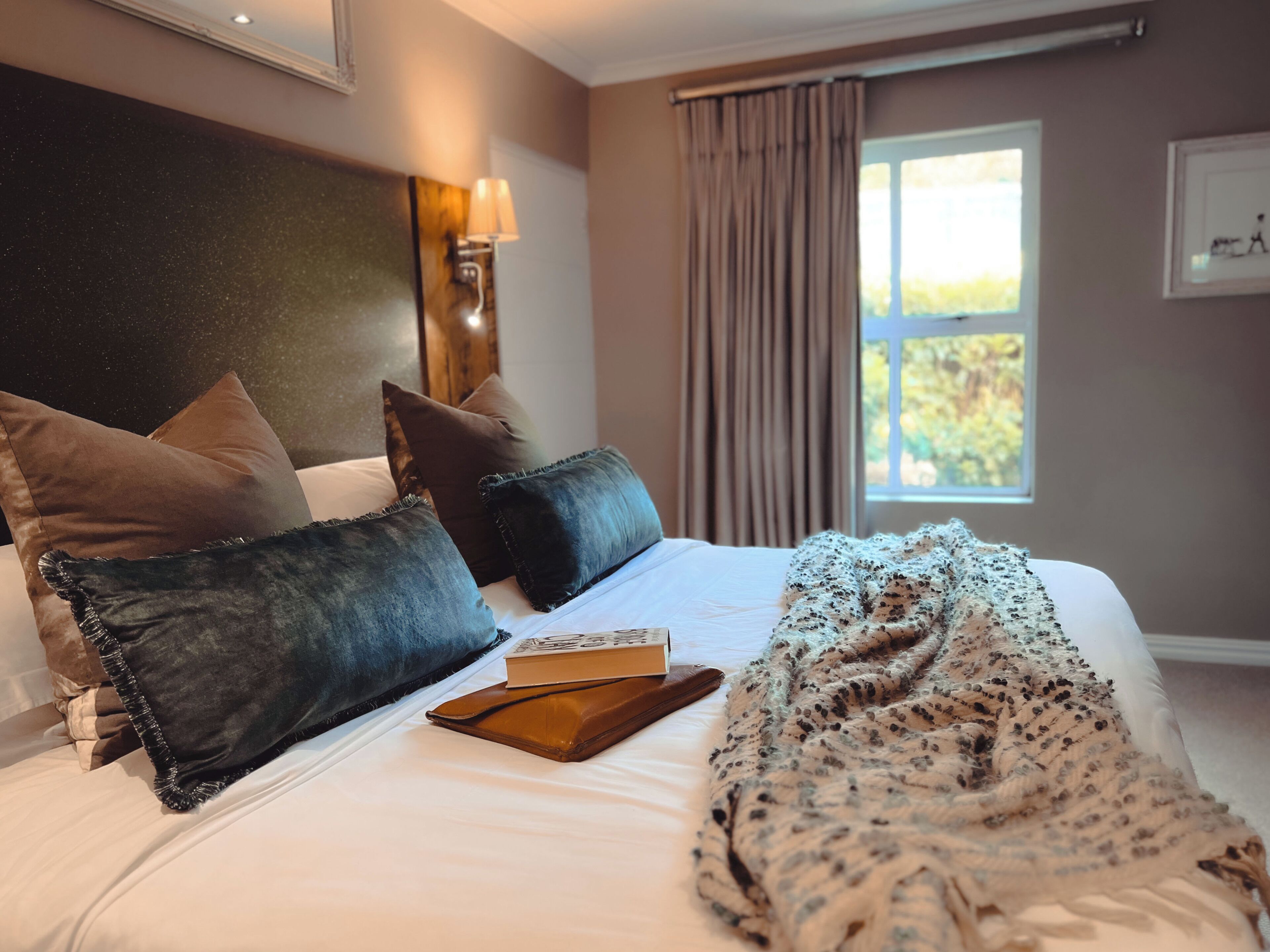 Quarto casal luxo, 1 cama King, varanda, vista para o jardim | Roupas de cama premium, frigobar, cofres nos quartos