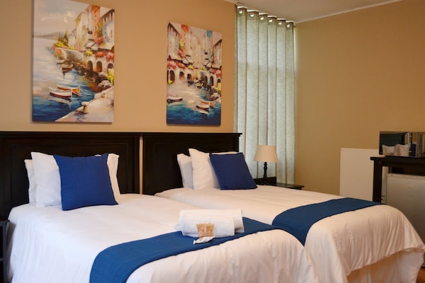 B At Home Guesthouse Piet Retief - Mkhondo