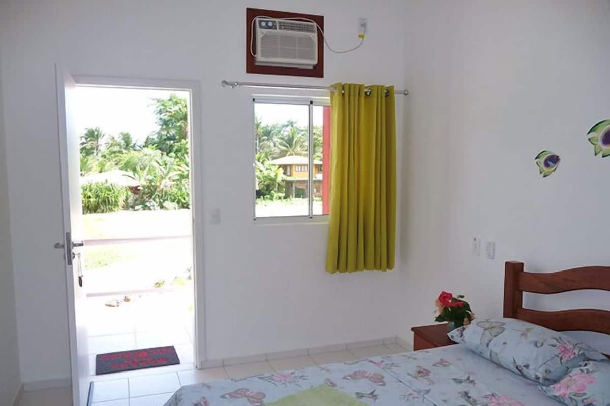 Suíte | Frigobar, ferros/tábuas de passar roupa, berços grátis