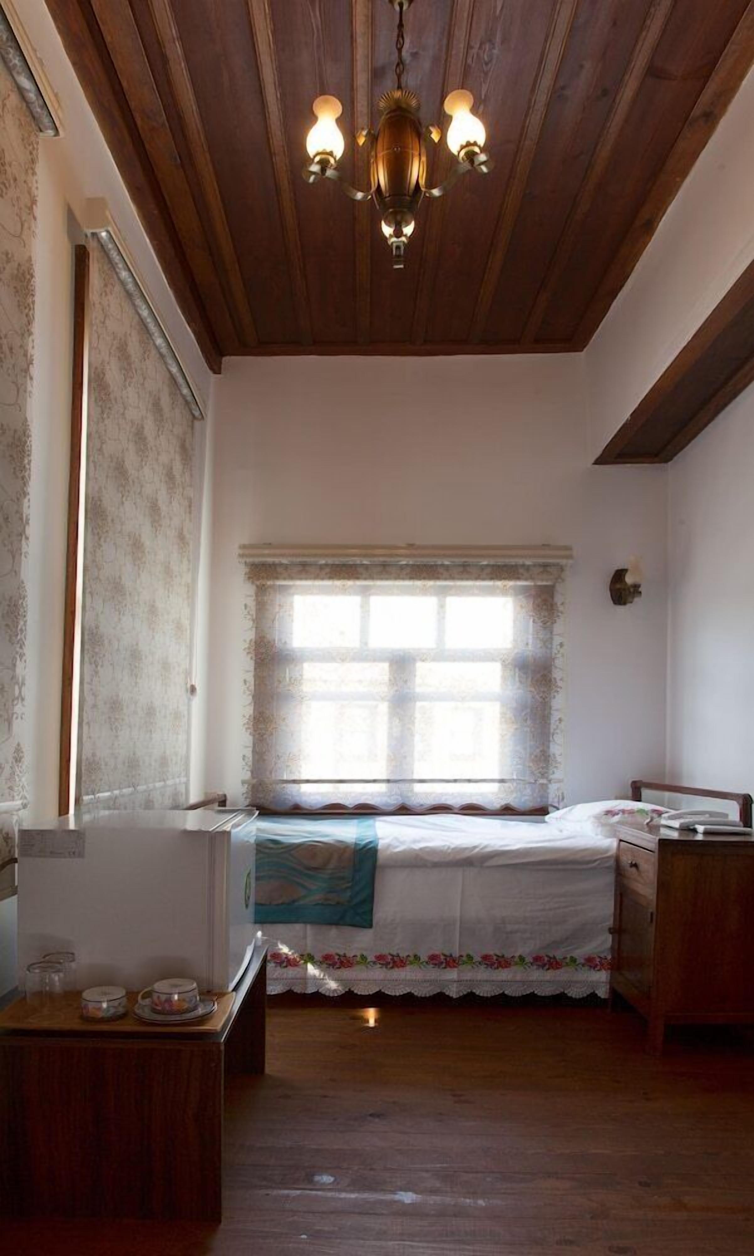 Frigobar, Wi-Fi de cortesia, roupa de cama