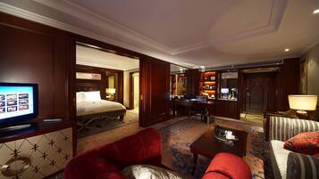 Suite Executiva | Sala | Televisor de 42 polegadas com canais por cabo