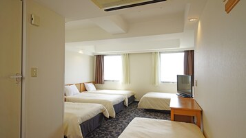 Quarto Standard, não fumadores (Quintuple Room) | Secretária, cortinas/cortinados opacos, internet com fios grátis 