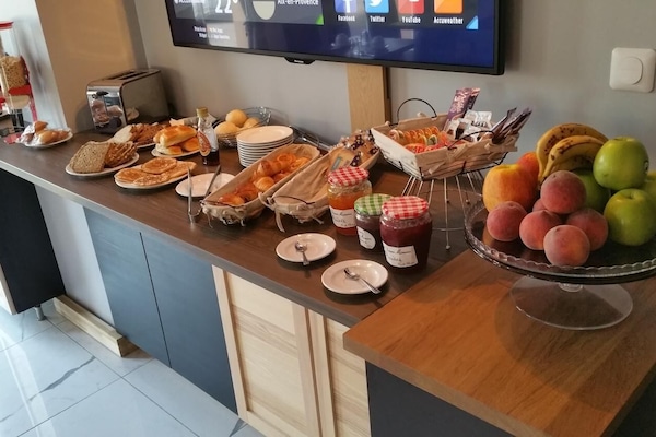 Café da manhã com buffet durante a semana (EUR 11 por pessoa)