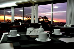 Pequeno-almoço tipo buffet diário incluído 