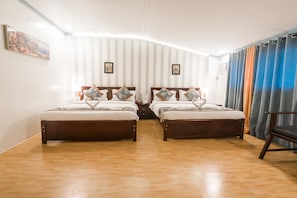 Quarto Superior | 1 quarto, minibar, secretária, ferro/tábua de engomar