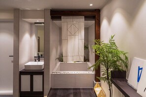 Suite Spa Room A, Pet-Friendly | Banheira de hidromassagem privativa