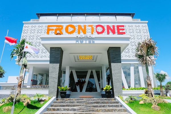 Front One Hotel Pamekasan Madura - Pamekasan