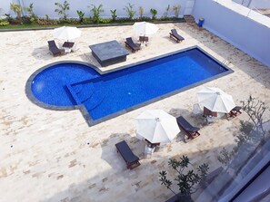 Piscina exterior, uma piscina no terraço 