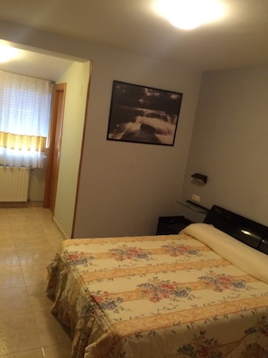 Quarto Duplo ou Twin Clássico | Edredões de penas, cortinas/cortinados opacos, Wi-fi grátis 
