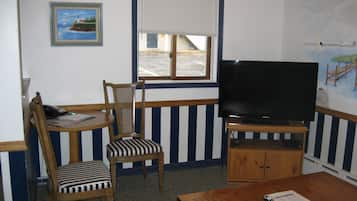 Suite-Estúdio Familiar, 1 quarto, frigorífico e micro-ondas, no rés do chão | Roupa de alta qualidade, cortinas/cortinados opacos
